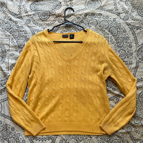 Northcrest | Sweaters | Northcrest Acrylic Vintage Sweater | Poshmark